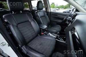 Balts Mitsubishi Outlander 2019 Ventspils, ar dzinēja tilpumu 2.00 L un nobraukumu 146 tūkst. km par 17400 €, foto 34 vietnē AUTOMOTO.COM.LV