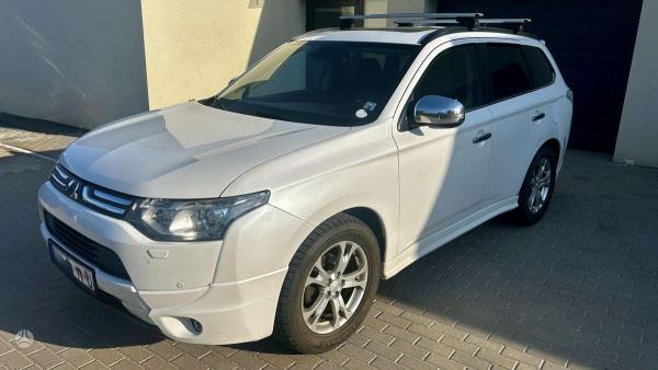 Balts Mitsubishi Outlander 2013 Viļņa, ar dzinēja tilpumu 2.27 L un nobraukumu 314 tūkst. km par 6200 €, foto 1 vietnē AUTOMOTO.COM.LV