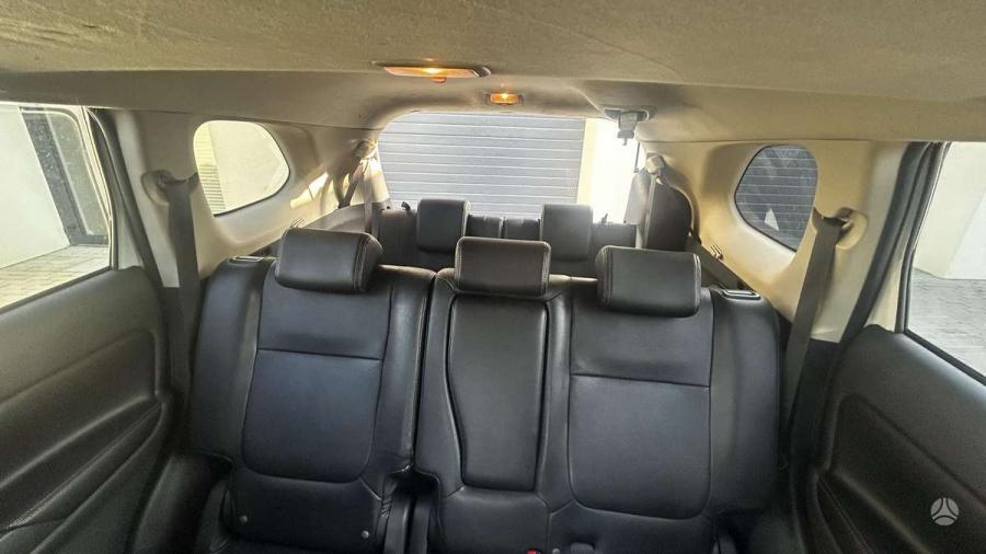 White Mitsubishi Outlander 2013 in Vilnius, with an engine capacity of 2.27 L and mileage of 314 thousand km for 6200 €, photo 24 on AUTOMOTO.COM.LV