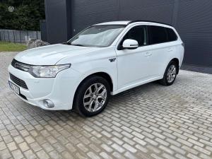 Balts Mitsubishi Outlander 2014 Klaipėda, ar dzinēja tilpumu 2.00 L un nobraukumu 261 tūkst. km par 8600 €, foto  vietnē AUTOMOTO.COM.LV
