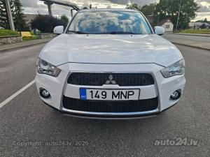 Balts Mitsubishi Outlander 2011 Paide, ar dzinēja tilpumu 2.40 L un nobraukumu 135 tūkst. km par 5990 €, foto 3 vietnē AUTOMOTO.COM.LV