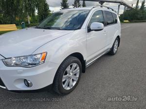 Balts Mitsubishi Outlander 2011 Paide, ar dzinēja tilpumu 2.40 L un nobraukumu 135 tūkst. km par 5990 €, foto 4 vietnē AUTOMOTO.COM.LV