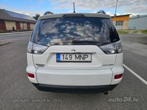 Balts Mitsubishi Outlander 2011 Paide, ar dzinēja tilpumu 2.40 L un nobraukumu 135 tūkst. km par 5990 €, foto 5 vietnē AUTOMOTO.COM.LV
