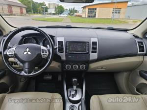 Balts Mitsubishi Outlander 2011 Paide, ar dzinēja tilpumu 2.40 L un nobraukumu 135 tūkst. km par 5990 €, foto 7 vietnē AUTOMOTO.COM.LV