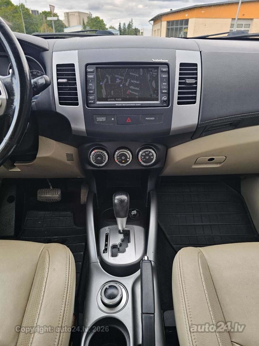 Balts Mitsubishi Outlander 2011 Paide, ar dzinēja tilpumu 2.40 L un nobraukumu 135 tūkst. km par 5990 €, foto 9 vietnē AUTOMOTO.COM.LV