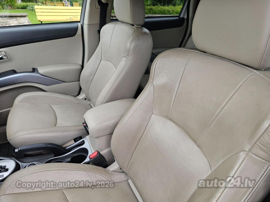 Balts Mitsubishi Outlander 2011 Paide, ar dzinēja tilpumu 2.40 L un nobraukumu 135 tūkst. km par 5990 €, foto 26 vietnē AUTOMOTO.COM.LV