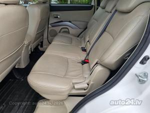 Balts Mitsubishi Outlander 2011 Paide, ar dzinēja tilpumu 2.40 L un nobraukumu 135 tūkst. km par 5990 €, foto 27 vietnē AUTOMOTO.COM.LV