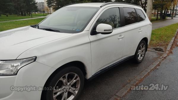 Белый Мицубиси Аутлендер 2014 в Таллин, объемом двигателя 2.00 л и пробегом 191 тыс. км за 4500 €, фото 1 на AUTOMOTO.COM.LV