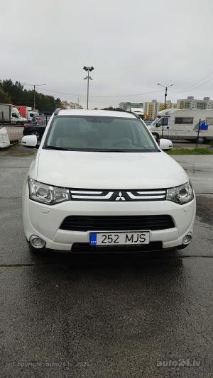 Balts Mitsubishi Outlander 2014 Tallina, ar dzinēja tilpumu 2.00 L un nobraukumu 191 tūkst. km par 4500 €, foto 3 vietnē AUTOMOTO.COM.LV