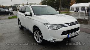 Balts Mitsubishi Outlander 2014 Tallina, ar dzinēja tilpumu 2.00 L un nobraukumu 191 tūkst. km par 4500 €, foto 4 vietnē AUTOMOTO.COM.LV