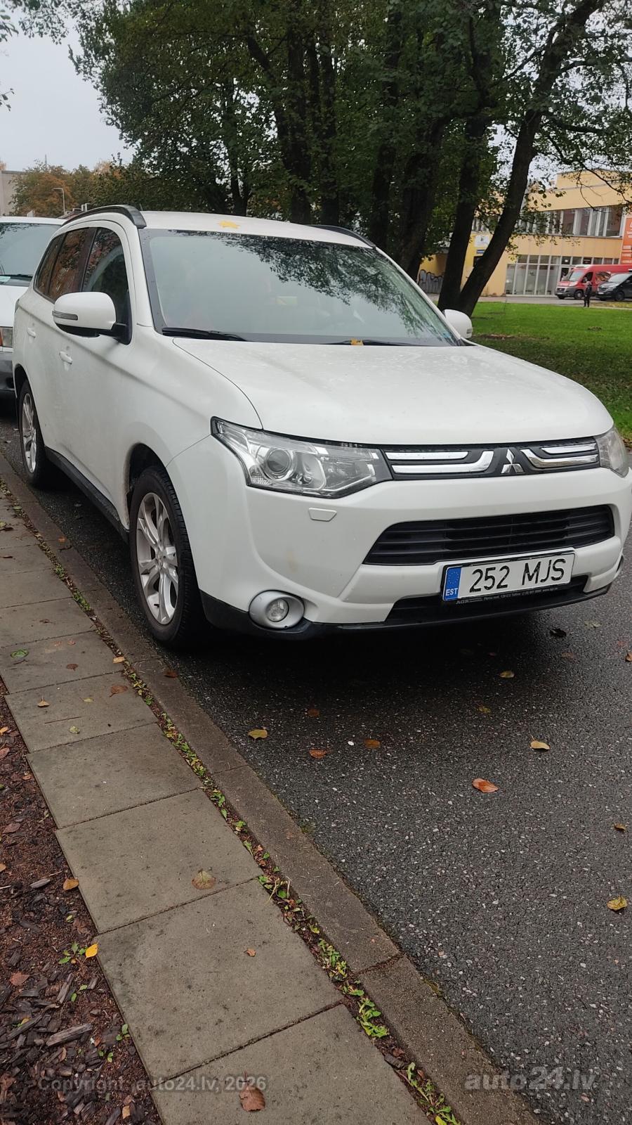 Balts Mitsubishi Outlander 2014 Tallina, ar dzinēja tilpumu 2.00 L un nobraukumu 191 tūkst. km par 4500 €, foto 6 vietnē AUTOMOTO.COM.LV