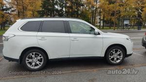 Balts Mitsubishi Outlander 2014 Tallina, ar dzinēja tilpumu 2.00 L un nobraukumu 191 tūkst. km par 4500 €, foto 7 vietnē AUTOMOTO.COM.LV