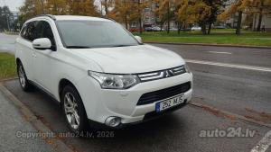Balts Mitsubishi Outlander 2014 Tallina, ar dzinēja tilpumu 2.00 L un nobraukumu 191 tūkst. km par 4500 €, foto 8 vietnē AUTOMOTO.COM.LV