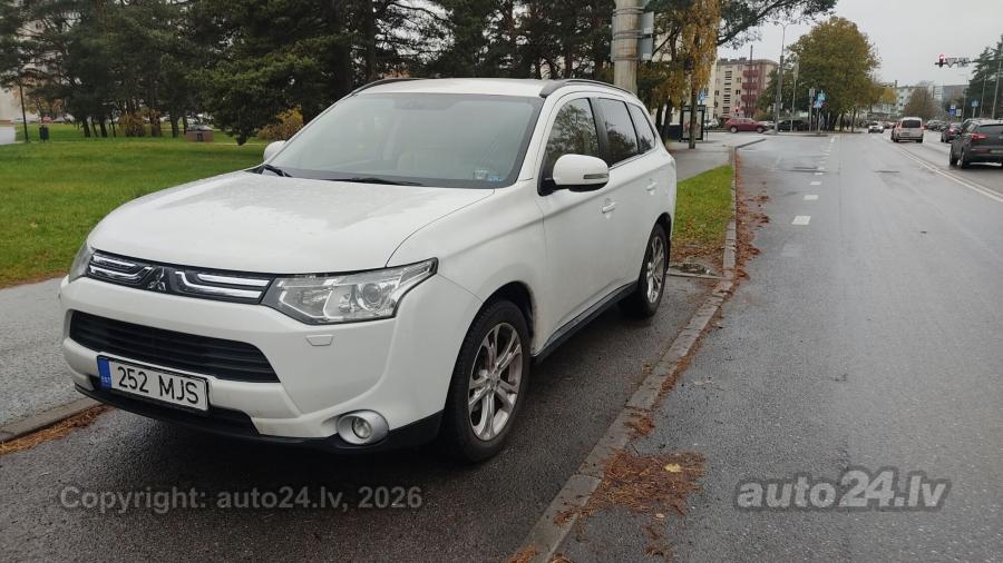 Balts Mitsubishi Outlander 2014 Tallina, ar dzinēja tilpumu 2.00 L un nobraukumu 191 tūkst. km par 4500 €, foto 16 vietnē AUTOMOTO.COM.LV