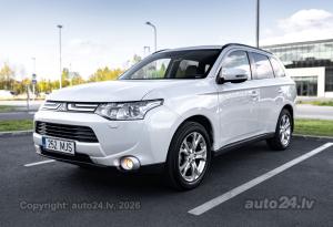 Balts Mitsubishi Outlander 2014 Tallina, ar dzinēja tilpumu 2.00 L un nobraukumu 192 tūkst. km par 6490 €, foto 4 vietnē AUTOMOTO.COM.LV
