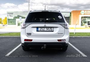 Balts Mitsubishi Outlander 2014 Tallina, ar dzinēja tilpumu 2.00 L un nobraukumu 192 tūkst. km par 6490 €, foto 6 vietnē AUTOMOTO.COM.LV