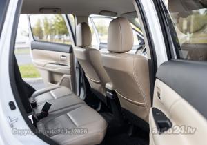 Balts Mitsubishi Outlander 2014 Tallina, ar dzinēja tilpumu 2.00 L un nobraukumu 192 tūkst. km par 6490 €, foto 12 vietnē AUTOMOTO.COM.LV