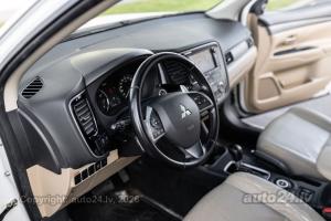 Balts Mitsubishi Outlander 2014 Tallina, ar dzinēja tilpumu 2.00 L un nobraukumu 192 tūkst. km par 6490 €, foto 16 vietnē AUTOMOTO.COM.LV