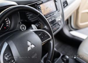 Balts Mitsubishi Outlander 2014 Tallina, ar dzinēja tilpumu 2.00 L un nobraukumu 192 tūkst. km par 6490 €, foto 17 vietnē AUTOMOTO.COM.LV