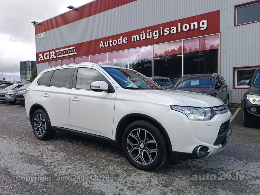 White Mitsubishi Outlander 2015 in Tallinn, with an engine capacity of 2.20 L and mileage of 112 thousand km for 11900 €, photo 1 on AUTOMOTO.COM.LV