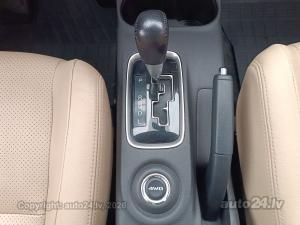 White Mitsubishi Outlander 2015 in Tallinn, with an engine capacity of 2.20 L and mileage of 112 thousand km for 11900 €, photo 7 on AUTOMOTO.COM.LV