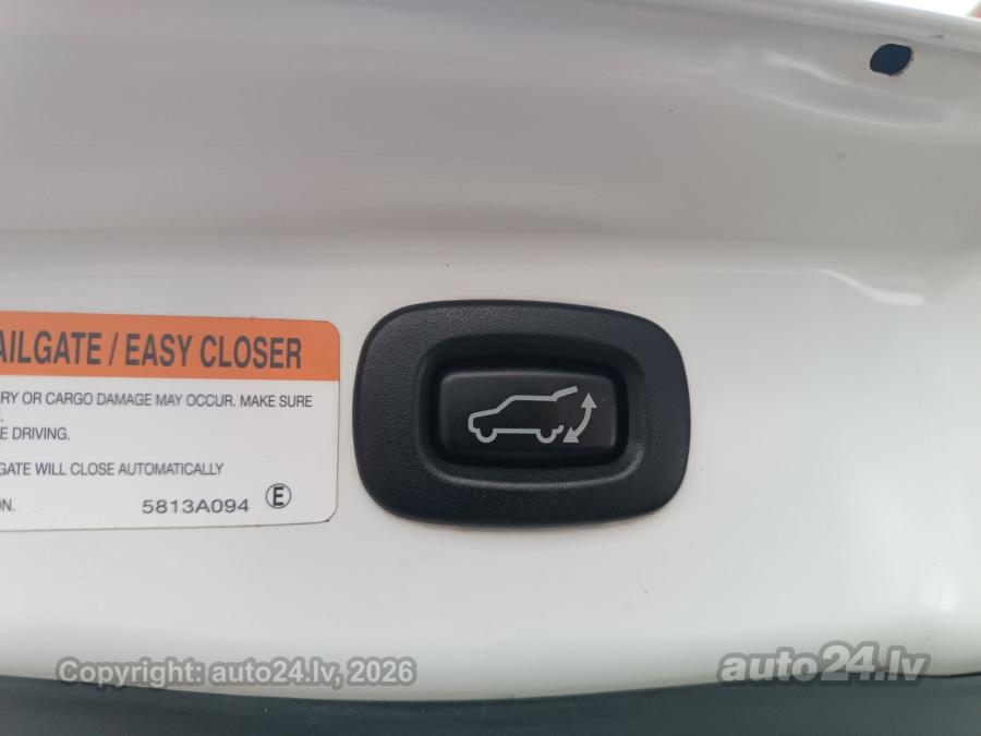 White Mitsubishi Outlander 2015 in Tallinn, with an engine capacity of 2.20 L and mileage of 112 thousand km for 11900 €, photo 14 on AUTOMOTO.COM.LV