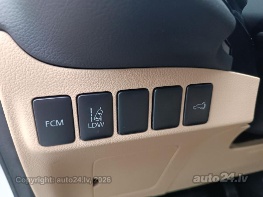 White Mitsubishi Outlander 2015 in Tallinn, with an engine capacity of 2.20 L and mileage of 112 thousand km for 11900 €, photo 15 on AUTOMOTO.COM.LV