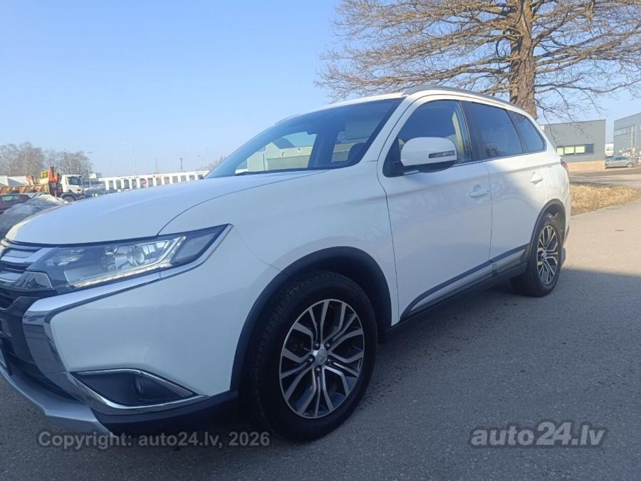 Balts Mitsubishi Outlander 2016 Tallina, ar dzinēja tilpumu 2.30 L un nobraukumu 0 tūkst. km par 11700 €, foto 3 vietnē AUTOMOTO.COM.LV