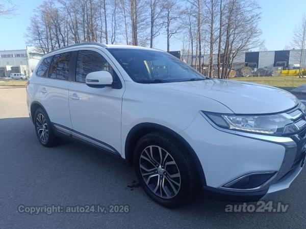 Balts Mitsubishi Outlander 2016 Tallina, ar dzinēja tilpumu 2.30 L un nobraukumu 0 tūkst. km par 11700 €, foto 7 vietnē AUTOMOTO.COM.LV