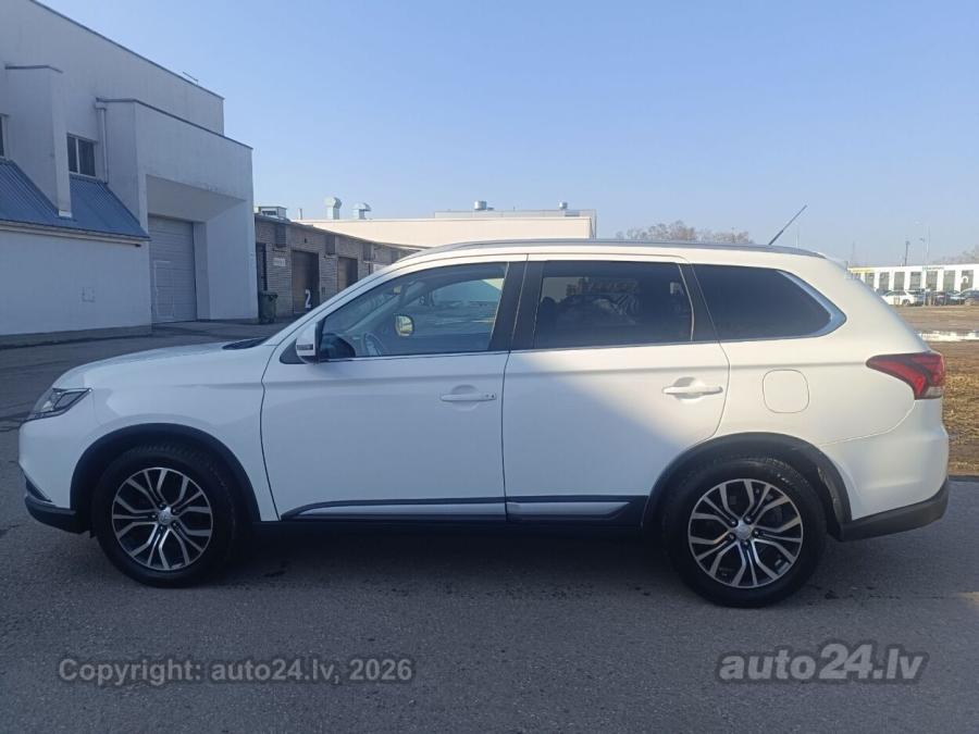 Balts Mitsubishi Outlander 2016 Tallina, ar dzinēja tilpumu 2.30 L un nobraukumu 0 tūkst. km par 11700 €, foto 8 vietnē AUTOMOTO.COM.LV