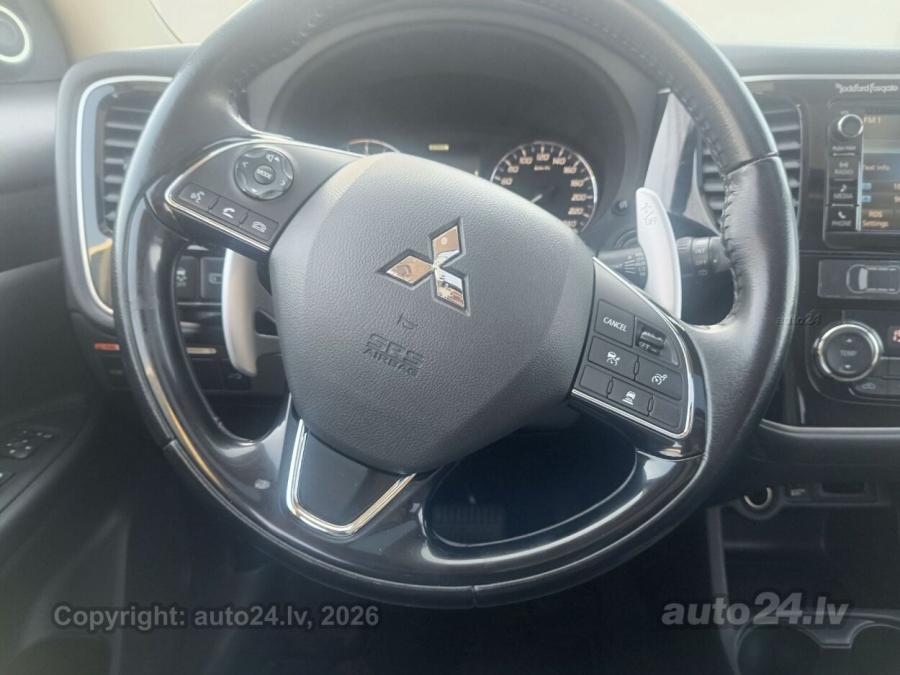 Balts Mitsubishi Outlander 2016 Tallina, ar dzinēja tilpumu 2.30 L un nobraukumu 0 tūkst. km par 11700 €, foto 24 vietnē AUTOMOTO.COM.LV