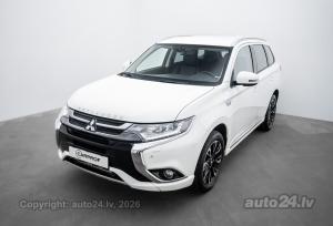 White Mitsubishi Outlander 2016 in Tallinn, with an engine capacity of 2.00 L and mileage of 186 thousand km for 11899 €, photo  on AUTOMOTO.COM.LV