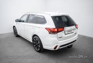 Balts Mitsubishi Outlander 2016 Tallina, ar dzinēja tilpumu 2.00 L un nobraukumu 186 tūkst. km par 11899 €, foto 7 vietnē AUTOMOTO.COM.LV