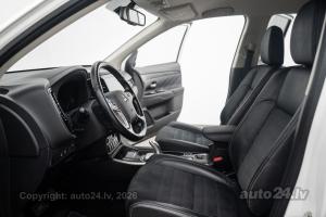 Balts Mitsubishi Outlander 2016 Tallina, ar dzinēja tilpumu 2.00 L un nobraukumu 186 tūkst. km par 11899 €, foto 8 vietnē AUTOMOTO.COM.LV