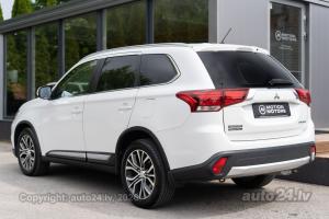 White Mitsubishi Outlander 2016 in Tallinn, with an engine capacity of 2.00 L and mileage of 100 thousand km for 15900 €, photo 3 on AUTOMOTO.COM.LV