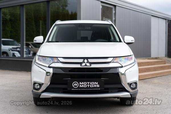 Balts Mitsubishi Outlander 2016 Tallina, ar dzinēja tilpumu 2.00 L un nobraukumu 100 tūkst. km par 15900 €, foto 3 vietnē AUTOMOTO.COM.LV