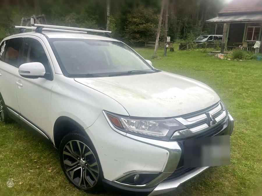 Balts Mitsubishi Outlander 2019 Viļņa, ar dzinēja tilpumu 2.36 L un nobraukumu 272 tūkst. km par 9250 €, foto 4 vietnē AUTOMOTO.COM.LV