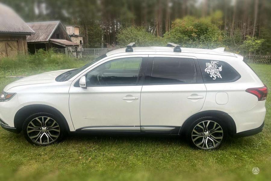 Balts Mitsubishi Outlander 2019 Viļņa, ar dzinēja tilpumu 2.36 L un nobraukumu 272 tūkst. km par 9250 €, foto 5 vietnē AUTOMOTO.COM.LV