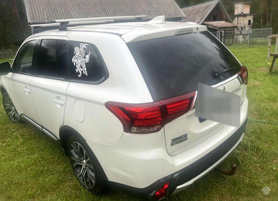 Balts Mitsubishi Outlander 2019 Viļņa, ar dzinēja tilpumu 2.36 L un nobraukumu 272 tūkst. km par 9250 €, foto 8 vietnē AUTOMOTO.COM.LV