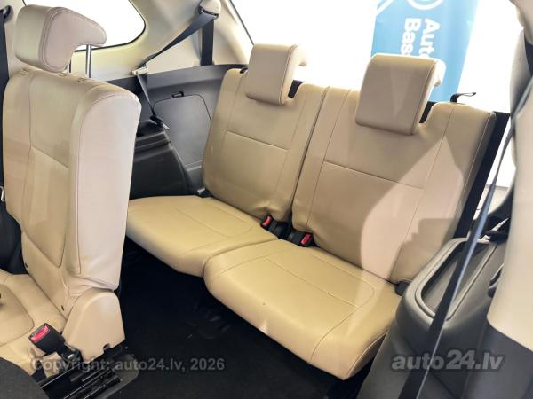 White Mitsubishi Outlander 2019 in Tallinn, with an engine capacity of 2.00 L and mileage of 166 thousand km for 14500 €, photo 9 on AUTOMOTO.COM.LV