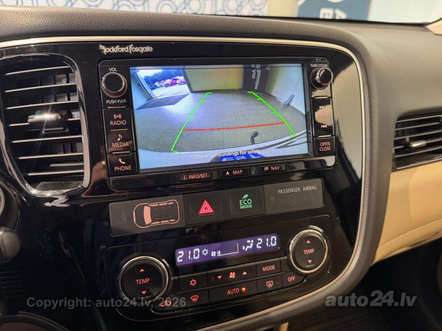 Balts Mitsubishi Outlander 2019 Tallina, ar dzinēja tilpumu 2.00 L un nobraukumu 166 tūkst. km par 14500 €, foto 13 vietnē AUTOMOTO.COM.LV