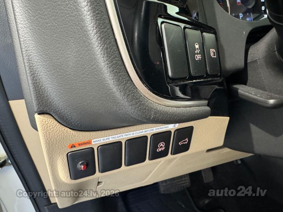 Balts Mitsubishi Outlander 2019 Tallina, ar dzinēja tilpumu 2.00 L un nobraukumu 166 tūkst. km par 14500 €, foto 15 vietnē AUTOMOTO.COM.LV