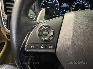 Balts Mitsubishi Outlander 2019 Tallina, ar dzinēja tilpumu 2.00 L un nobraukumu 166 tūkst. km par 14500 €, foto 17 vietnē AUTOMOTO.COM.LV