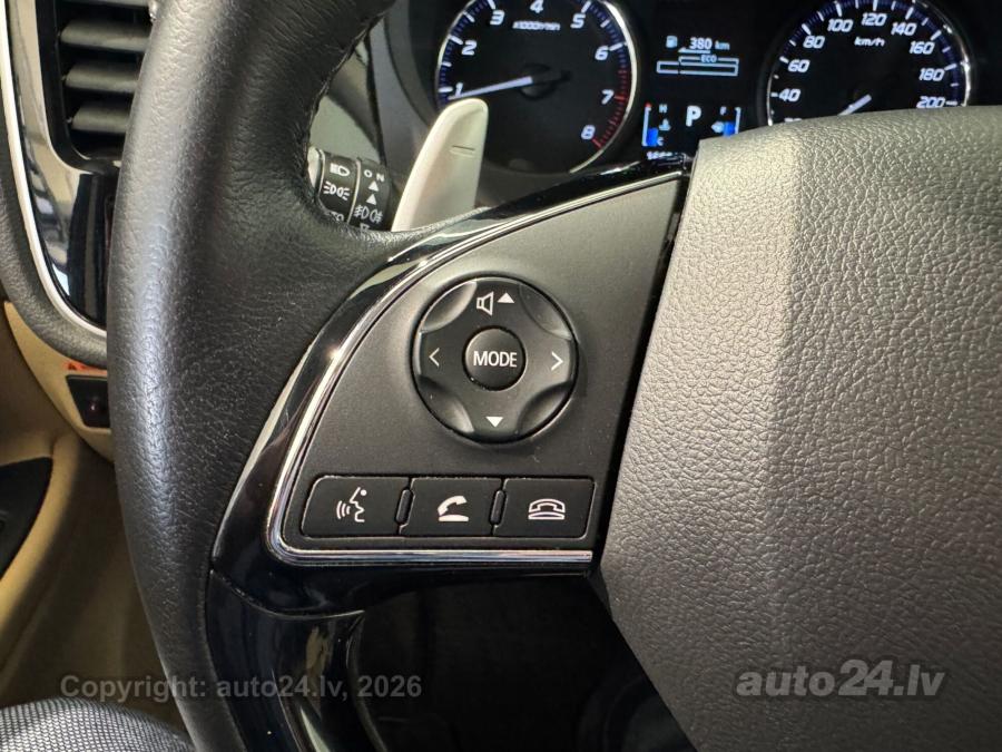Balts Mitsubishi Outlander 2019 Tallina, ar dzinēja tilpumu 2.00 L un nobraukumu 166 tūkst. km par 14500 €, foto 17 vietnē AUTOMOTO.COM.LV