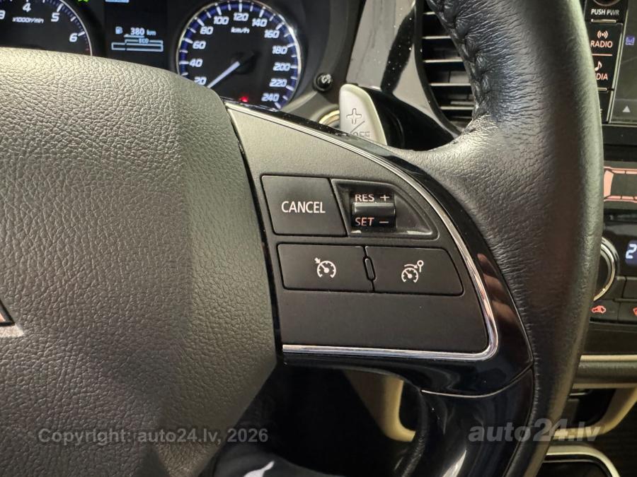 Balts Mitsubishi Outlander 2019 Tallina, ar dzinēja tilpumu 2.00 L un nobraukumu 166 tūkst. km par 14500 €, foto 18 vietnē AUTOMOTO.COM.LV