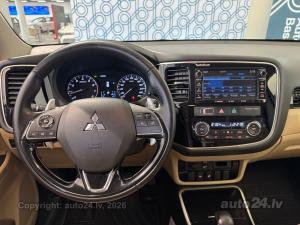 Balts Mitsubishi Outlander 2019 Tallina, ar dzinēja tilpumu 2.00 L un nobraukumu 166 tūkst. km par 14500 €, foto 22 vietnē AUTOMOTO.COM.LV