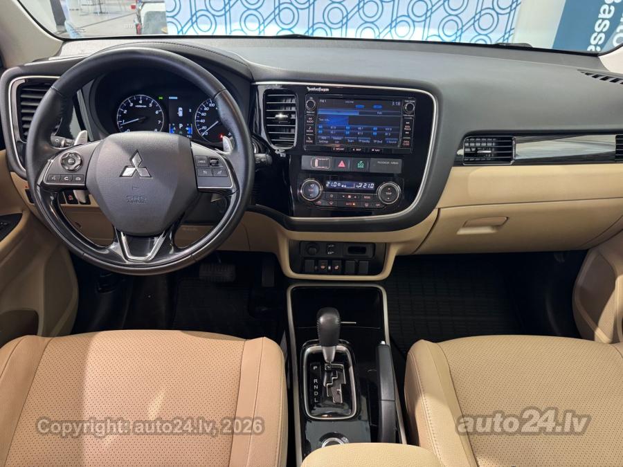 Balts Mitsubishi Outlander 2019 Tallina, ar dzinēja tilpumu 2.00 L un nobraukumu 166 tūkst. km par 14500 €, foto 23 vietnē AUTOMOTO.COM.LV