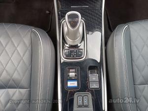 White Mitsubishi Outlander 2021 in Tallinn, with an engine capacity of 2.40 L and mileage of 77 thousand km for 25990 €, photo 7 on AUTOMOTO.COM.LV