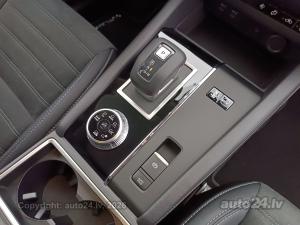 Balts Mitsubishi Outlander 2025 Tallina, ar dzinēja tilpumu 2.40 L un nobraukumu 17 tūkst. km par 47990 €, foto 7 vietnē AUTOMOTO.COM.LV
