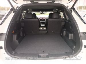 Balts Mitsubishi Outlander 2025 Tallina, ar dzinēja tilpumu 2.40 L un nobraukumu 17 tūkst. km par 47990 €, foto 11 vietnē AUTOMOTO.COM.LV